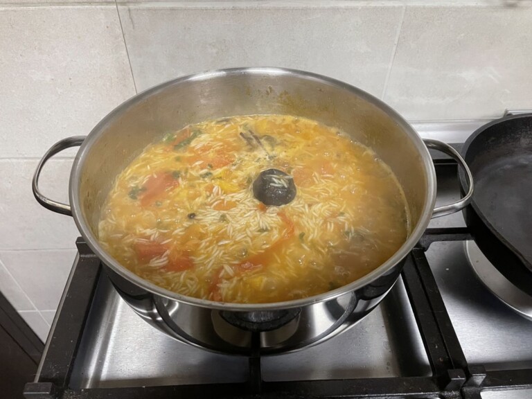 Machboos Rubyan (Prawns and Rice) | butfirstchai.com