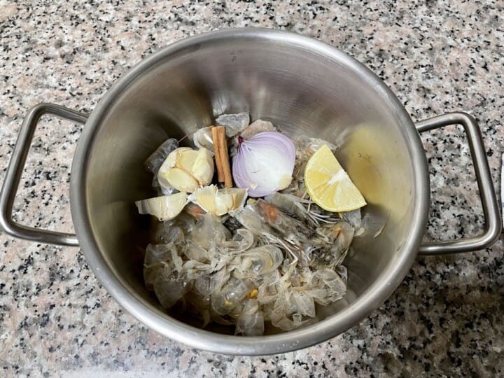 Machboos Rubyan (Prawns and Rice) | butfirstchai.com