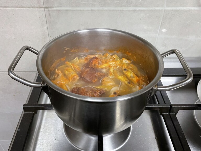 Machboos Rubyan (Prawns and Rice) | butfirstchai.com